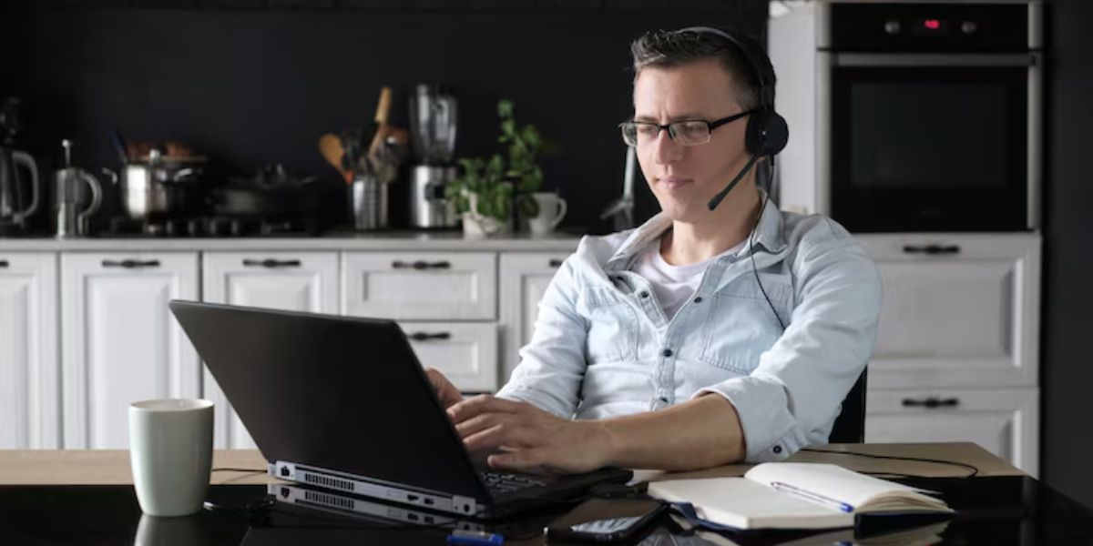 14 Best Online Part Time Jobs for Students (2025 Edition)